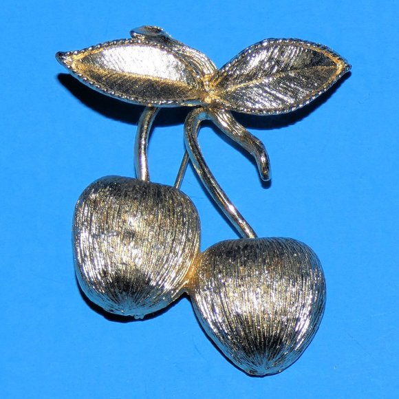 Sarah Coventry | Jewelry | Vintage Sarah Cov Cherries Brooch Pin Cherry ...
